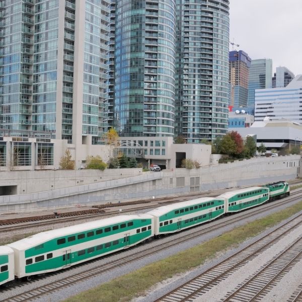 Public Transit in Toronto Explained: How Students Can Save Time and Money - LiwinCo